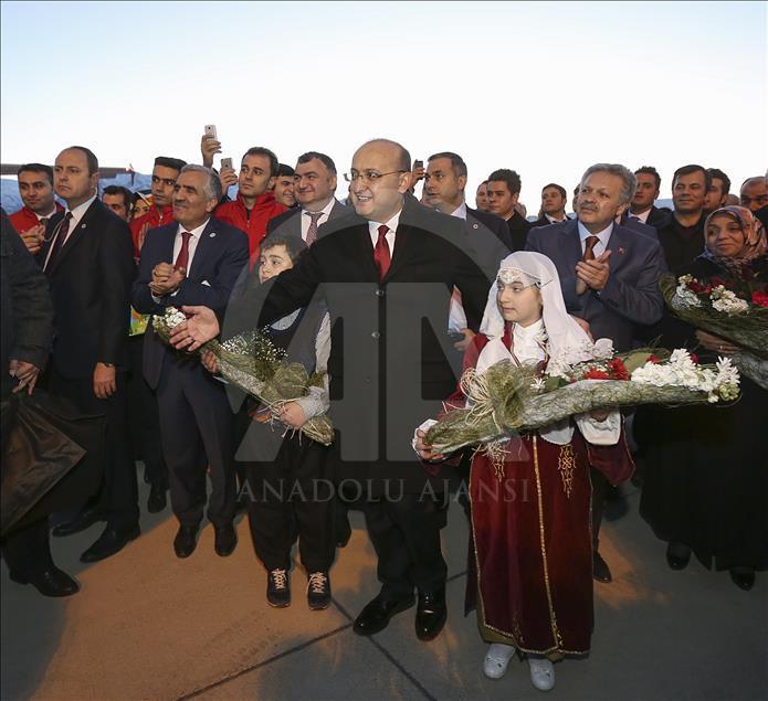 Turkey welcomes Meskhetian Turks from east Ukraine - Anadolu Ajansı