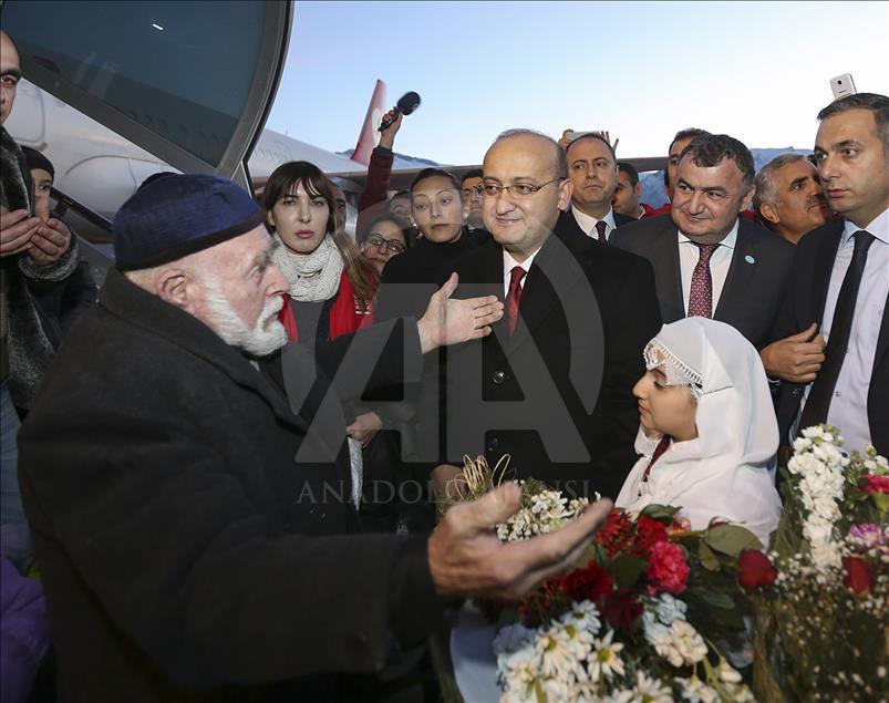 Turkey welcomes Meskhetian Turks from east Ukraine - Anadolu Ajansı