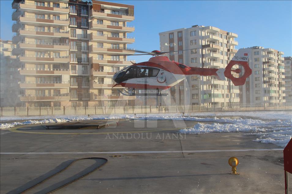 Helîkoptera ambûlans gihîşt hawara jina bihemle - Anadolu Ajansı