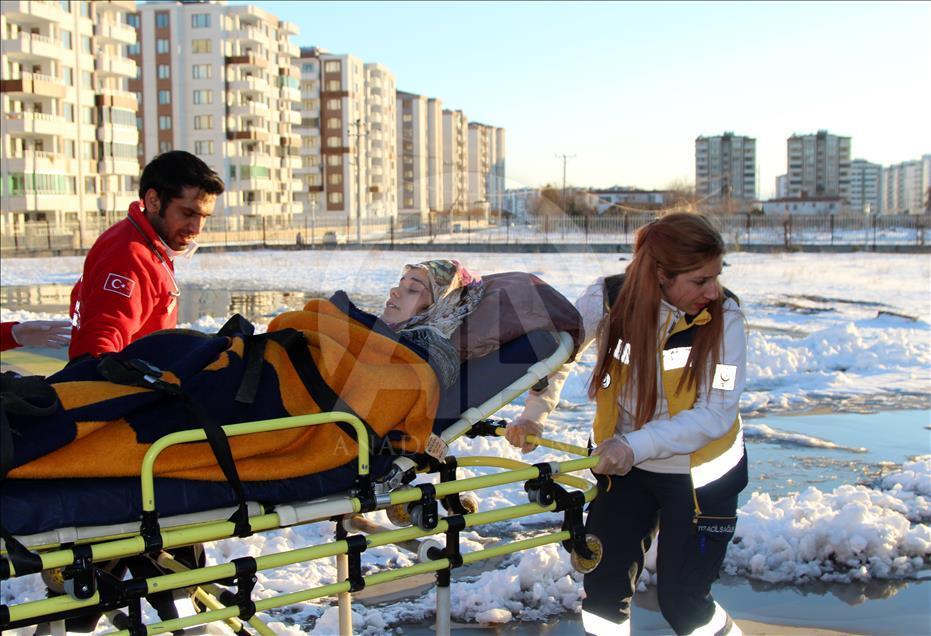 Helîkoptera ambûlans gihîşt hawara jina bihemle - Anadolu Ajansı