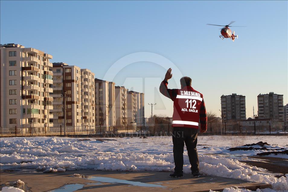Helîkoptera ambûlans gihîşt hawara jina bihemle - Anadolu Ajansı