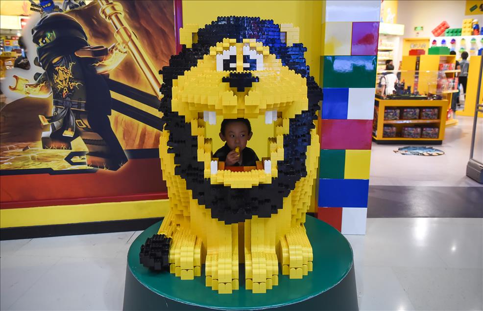 Models of thousands of legos exhibited in Shanghai - Anadolu Ajansı
