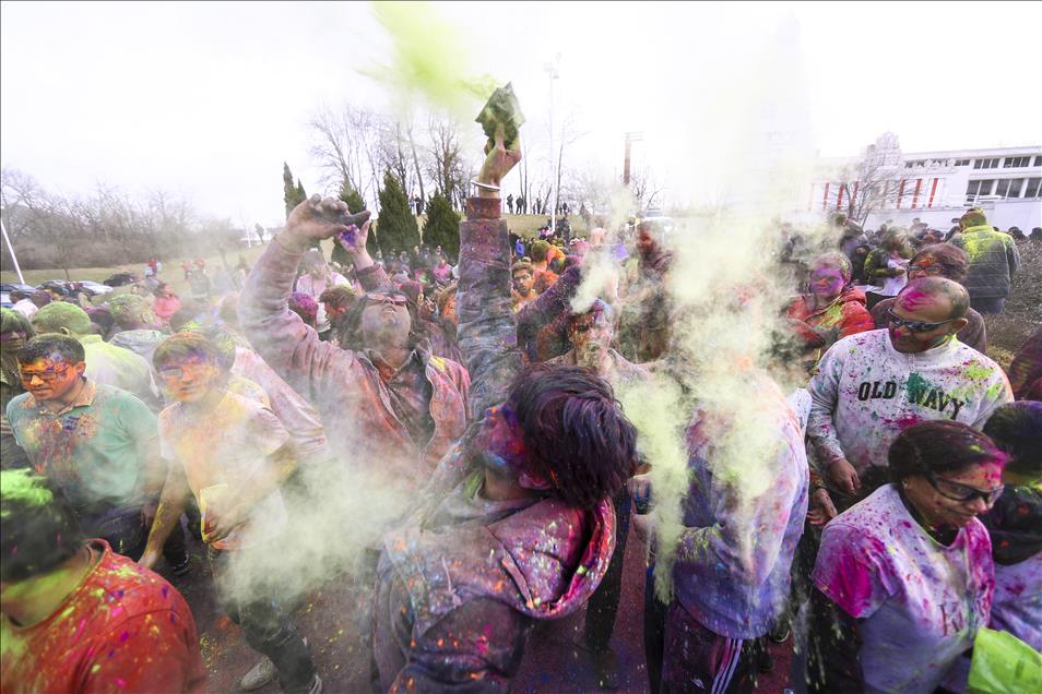 Festival of colours 'Holi' in Chicago - Anadolu Ajansı