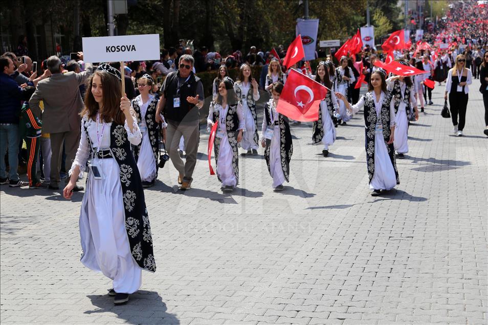 39. TRT Uluslararası 23 Nisan Çocuk Şenliği korteji düzenlendi ...