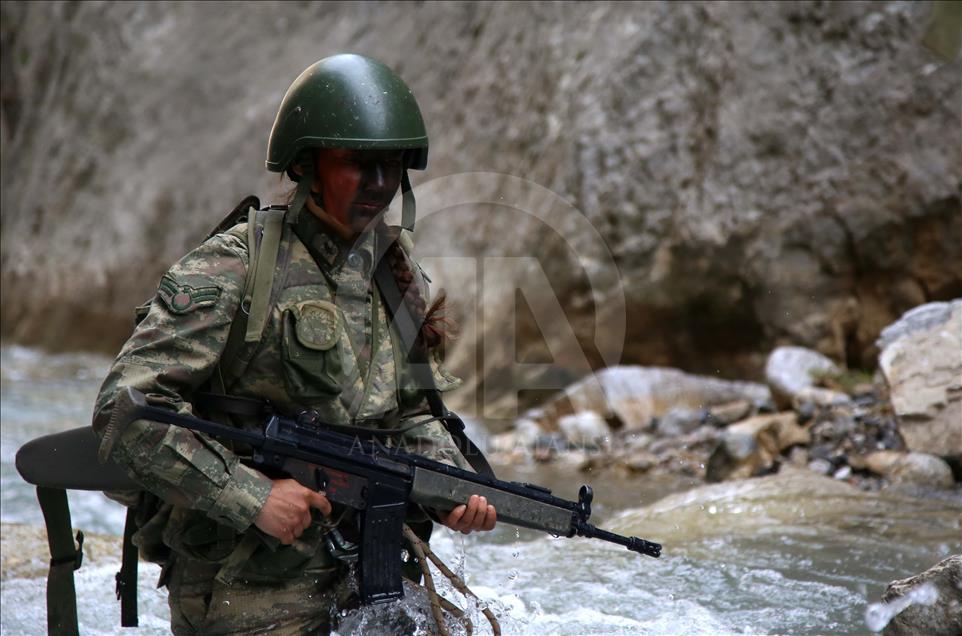 Turkey's first woman non-commissioned officer in commando training ...