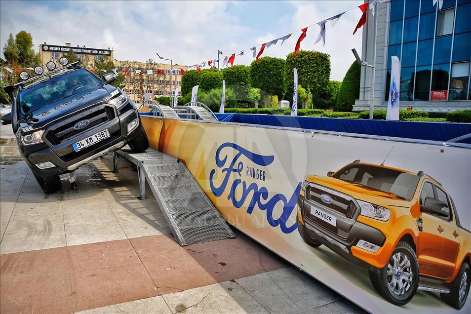 Ford'un iki yeni modeli Antalya'da tanıtıldı - Anadolu Ajansı