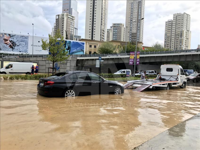 Heavy rainfall hits Istanbul - Anadolu Ajansı