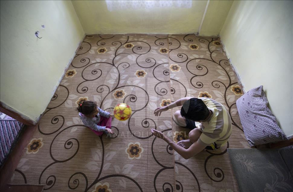 Life with electronic tether in 90 square meters - Anadolu Ajansı