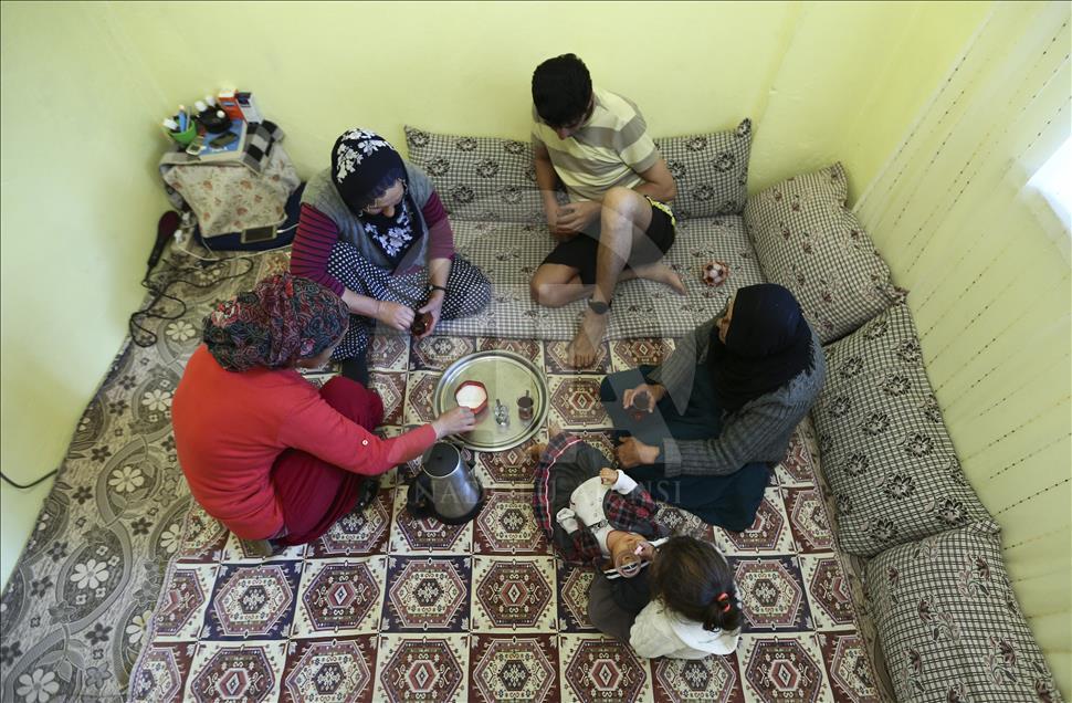 Life with electronic tether in 90 square meters - Anadolu Ajansı
