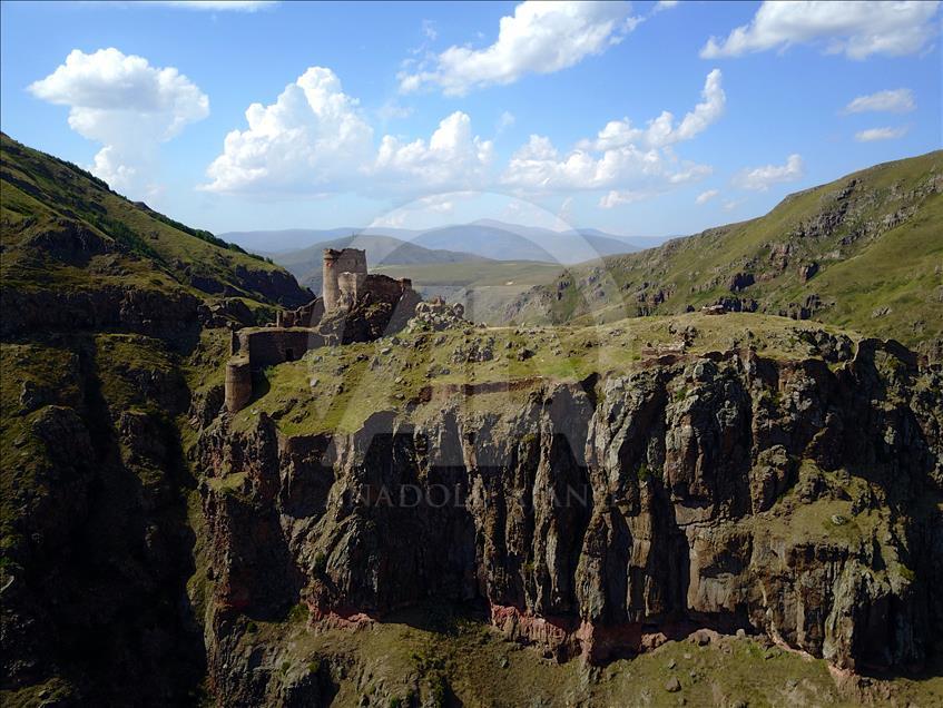 The ancient Devil’s Castle in Turkey's Ardahan - Anadolu Ajansı