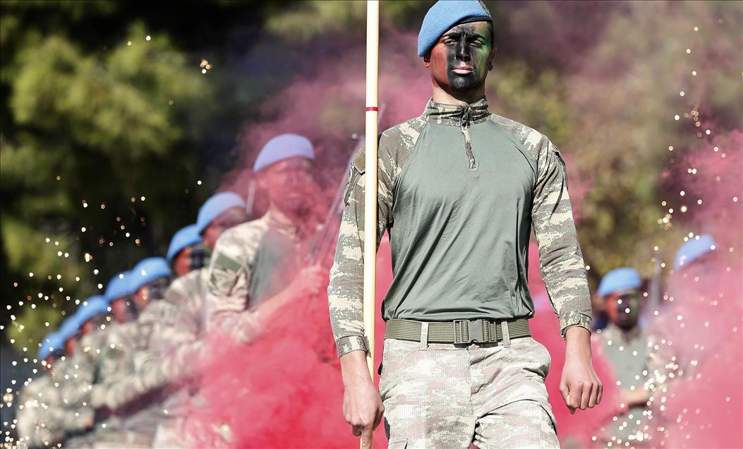 Turkish gendarmerie recruits show off commando skills - Anadolu Ajansı