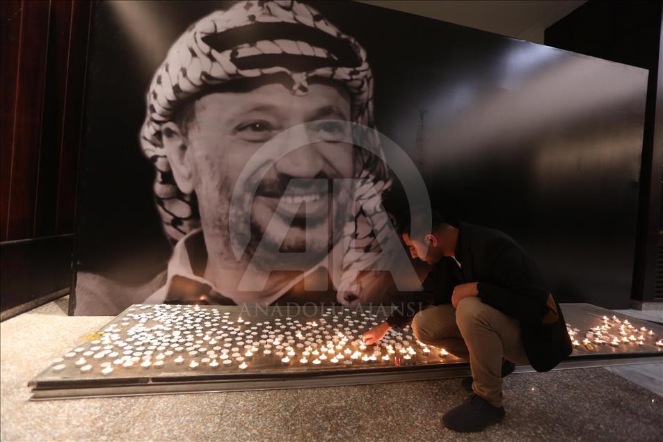 Actos de conmemoración por el aniversario 13 de la muerte del líder palestino Yasser Arafat ...