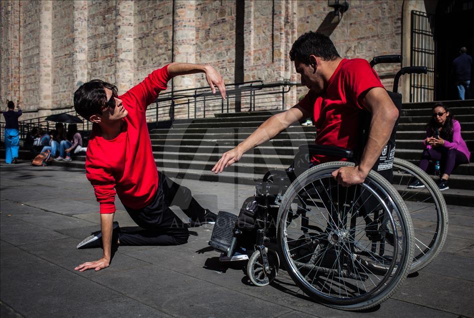Fiziksel engelliler için dans kursu - Anadolu Ajansı