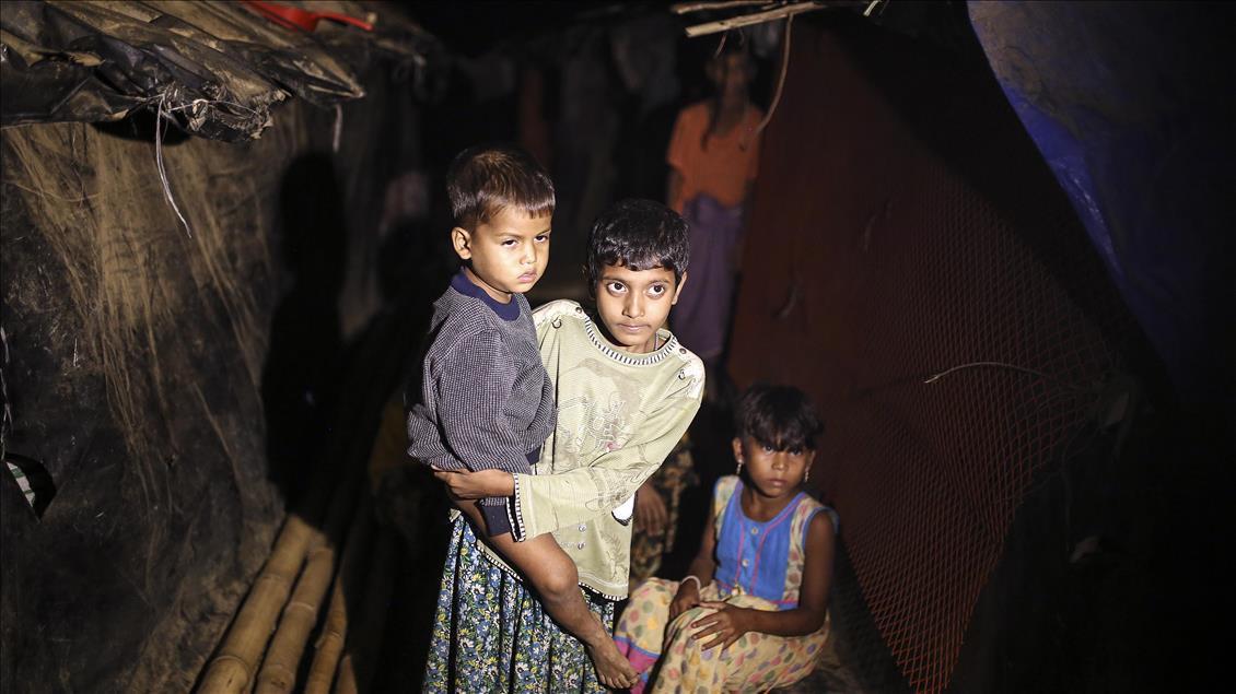Rohingya children sustain their lives at refugee camps despite the ...