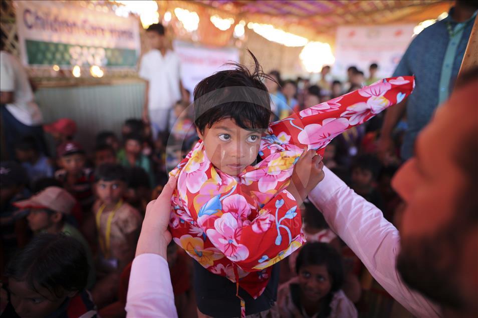 Turkish NGO delivers clothes to Rohingya children - Anadolu Ajansı