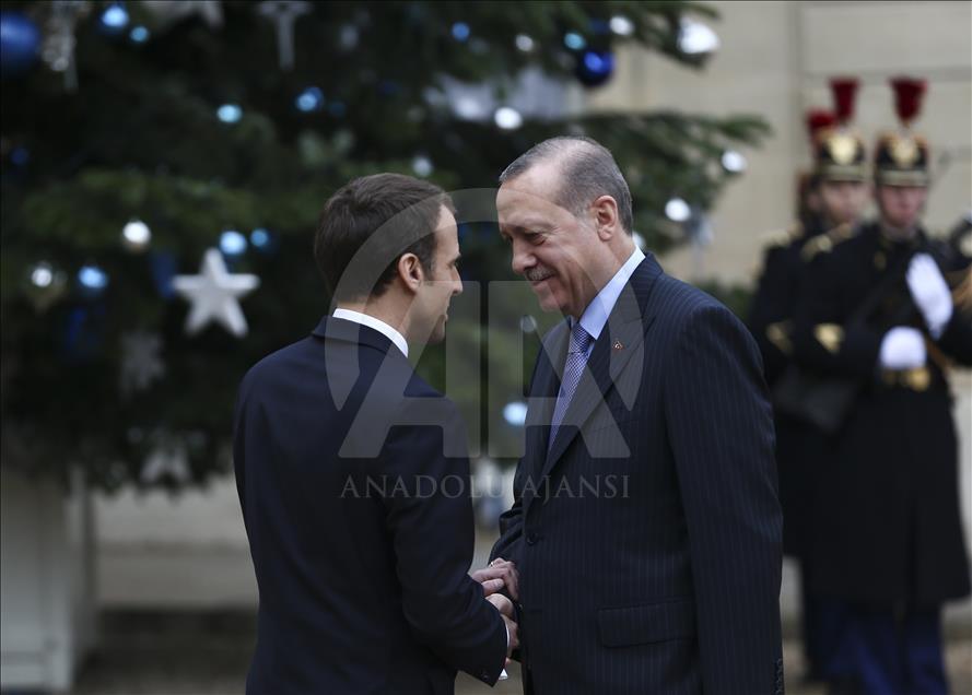 French President Macron welcomes President Erdogan in Paris - Anadolu ...