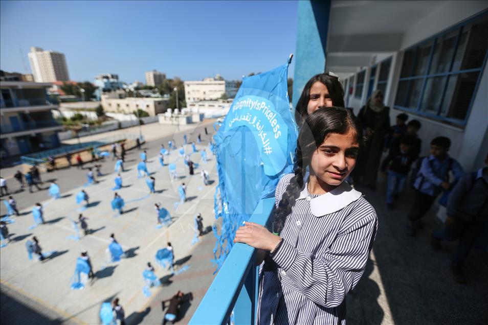 Palestinian school children stage a demonstration in Gaza - Anadolu Ajansı