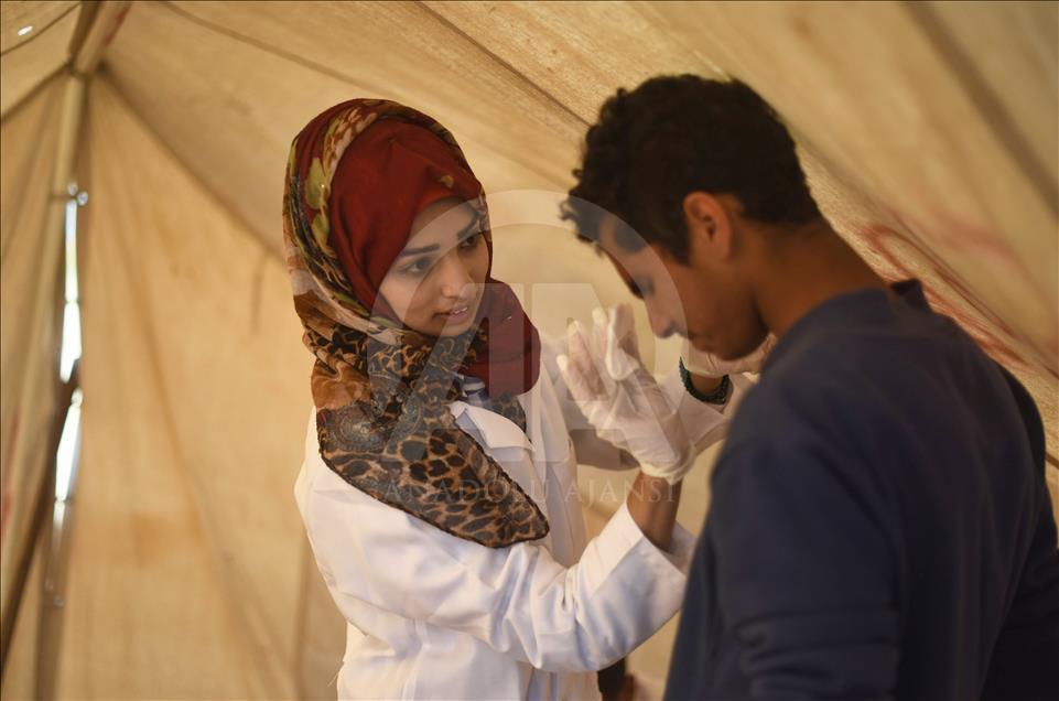 Volunteered Palestinian female health care worker in Gaza - Anadolu Ajansı