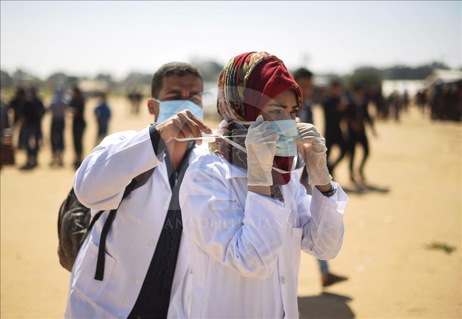 Volunteered Palestinian female health care worker in Gaza - Anadolu Ajansı