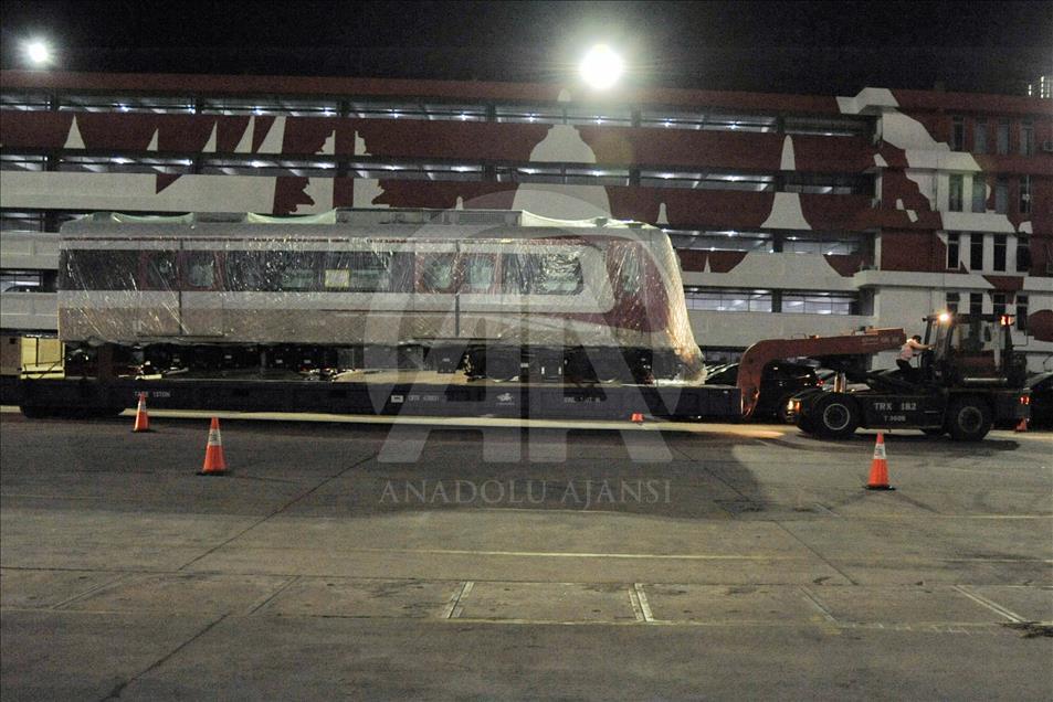 Kereta LRT tiba di Jakarta - Anadolu Ajansı
