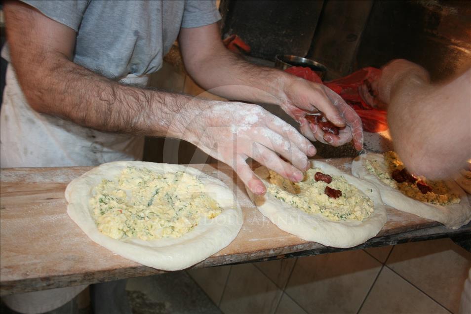 Pitajka, simbol i Ramazanit në Prizren - Anadolu Ajansı