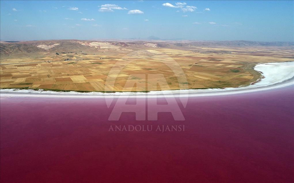 Salt Lake's color turns White to Red in Turkey's Aksaray - Anadolu Ajansı