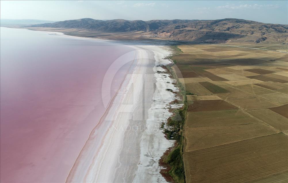 Salt Lake's color turns White to Red in Turkey's Aksaray - Anadolu Ajansı