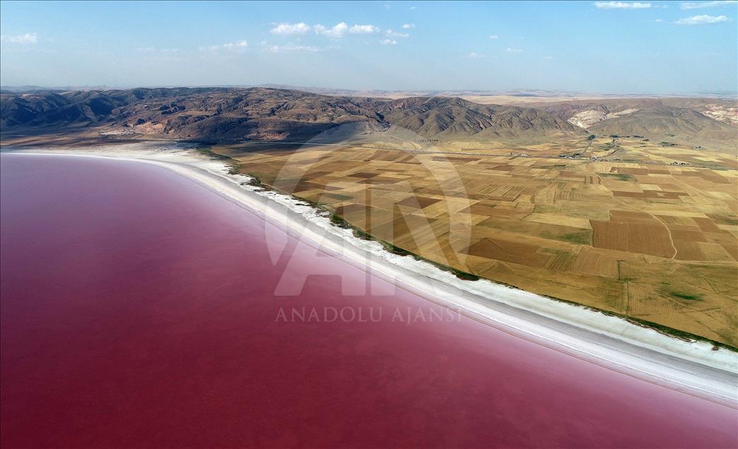 Salt Lake's color turns White to Red in Turkey's Aksaray - Anadolu Ajansı