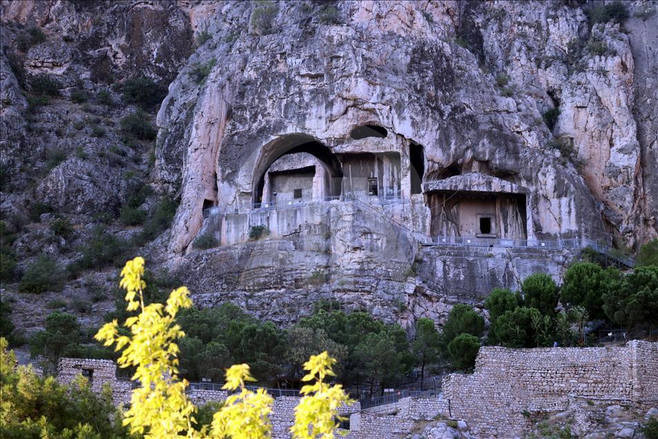 Makam-makam Raja-Raja Pontus di Turki - Anadolu Ajansı