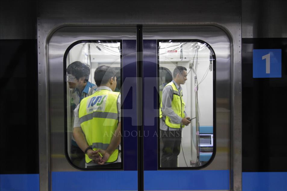 Uji coba sistem MRT Jakarta - Anadolu Ajansı
