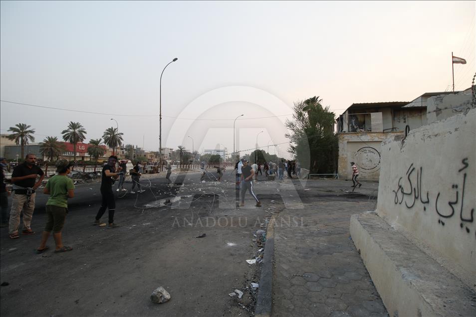 Demonstrasi di Basra, Irak - Anadolu Ajansı