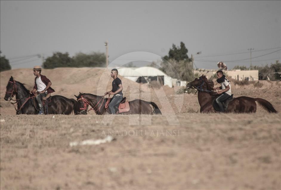 Horse race in Gaza - Anadolu Ajansı