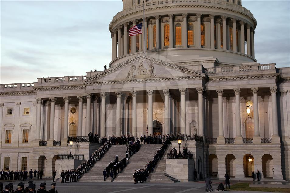 Peti mati Presiden George H.W Bush tiba di US Capitol - Anadolu Ajansı