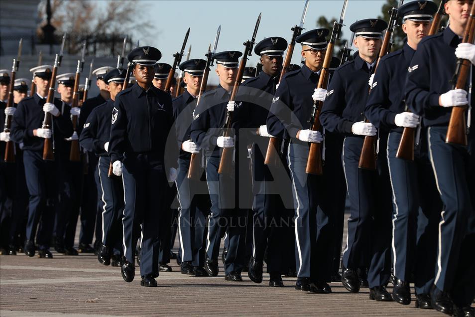 Peti mati Presiden George H.W Bush tiba di US Capitol - Anadolu Agency