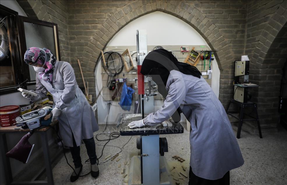 Gazzeli kadınların el emeği ahşap oyuncaklar, Avrupa'da - Anadolu Ajansı