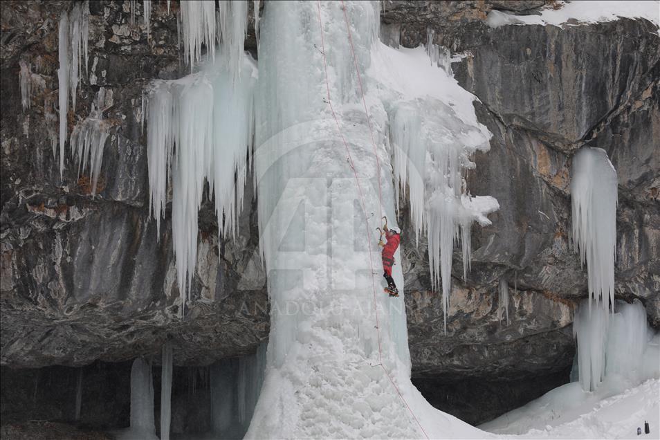 El alpinista turco Tunc Findik en la montaña Erek - Anadolu Ajansı