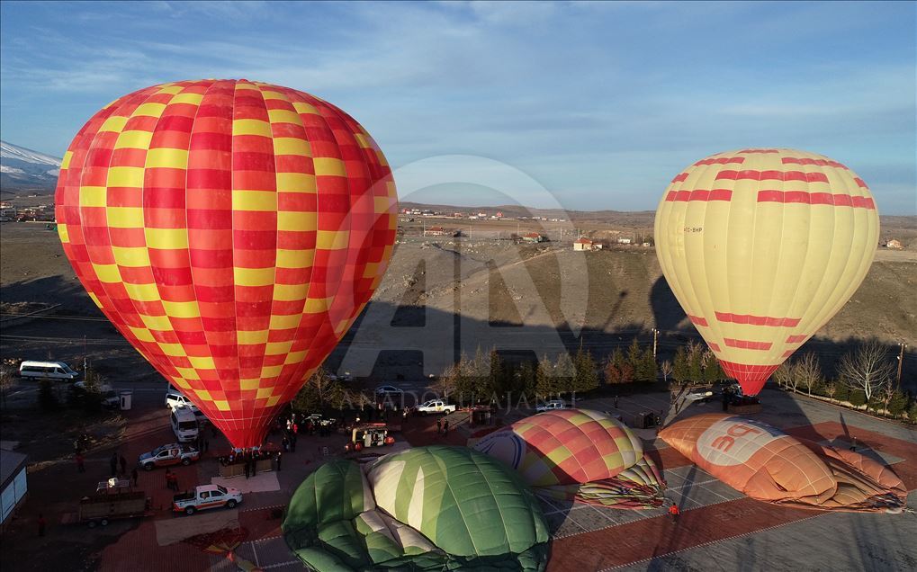 Hot air balloons above Ihlara Valley - Anadolu Ajansı