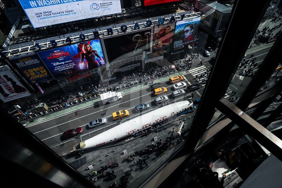 TWA plane in Times Square - Anadolu Ajansı