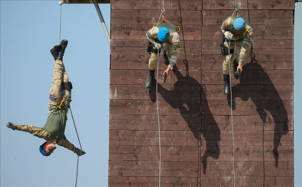 Turkish soldiers complete counter-terrorism training - Anadolu Ajansı