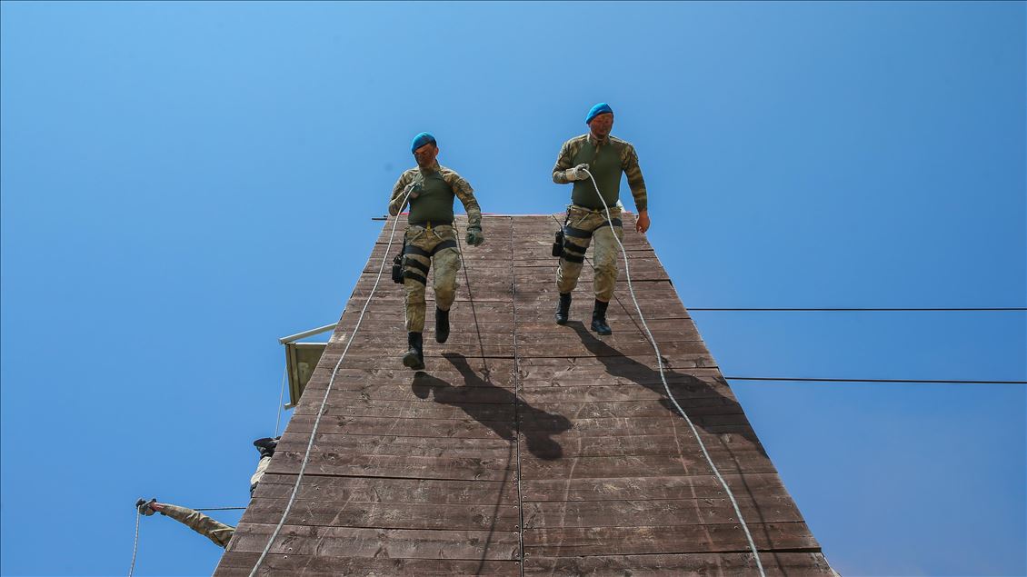 Turkish soldiers complete counter-terrorism training - Anadolu Ajansı