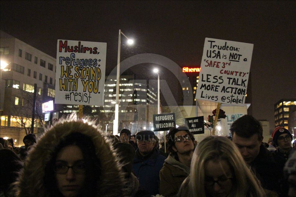 Canadians gather for the victims of Quebec terror attack - Anadolu Ajansı