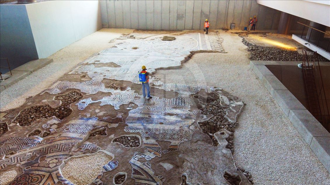 One thousand 200 square meters one-piece ground mosaic in Turkey's ...