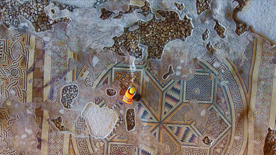 One thousand 200 square meters one-piece ground mosaic in Turkey's ...