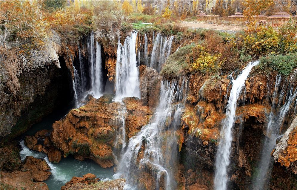 Autumn beauty in Goksu Waterfall - Anadolu Ajansı