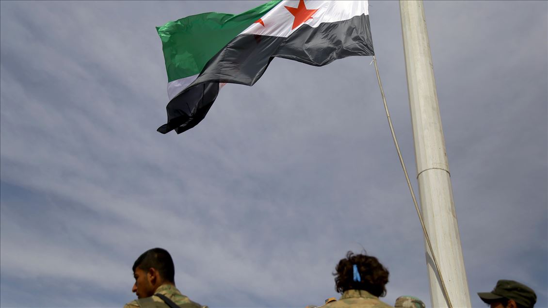 Tel Abyad'ın batısına SMO bayrağı asıldı - Anadolu Ajansı
