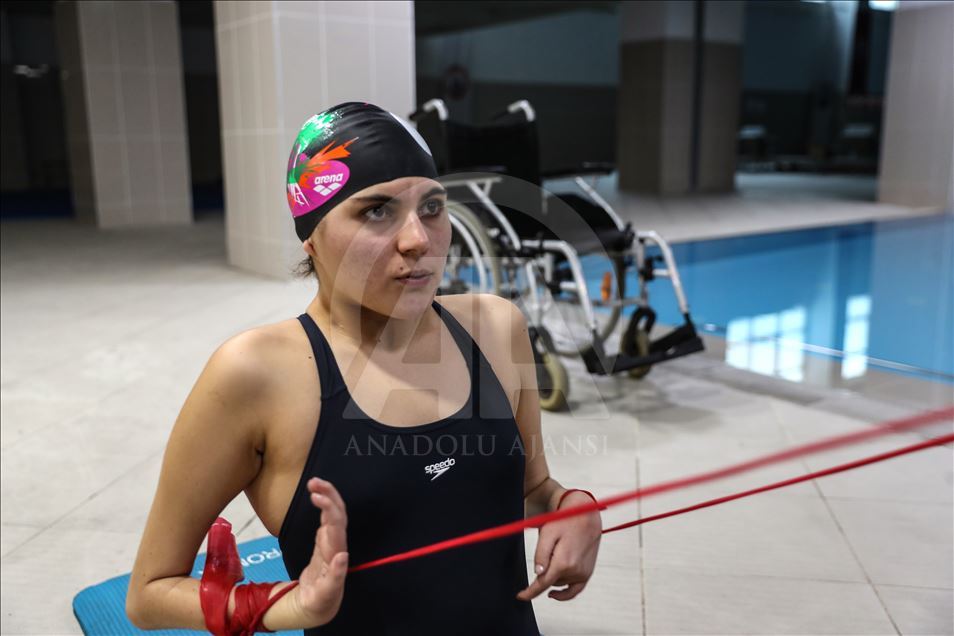 Turkish girl started swimming for treatment and won 60 medals - Anadolu ...