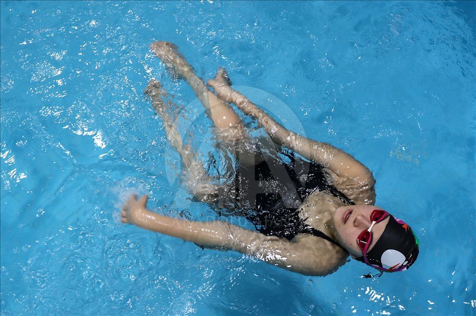 Turkish girl started swimming for treatment and won 60 medals - Anadolu ...