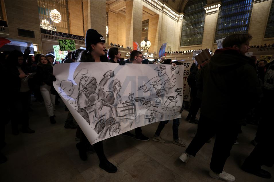 Subway Protest Takes Over Grand Central, Midtown Streets in NYC ...