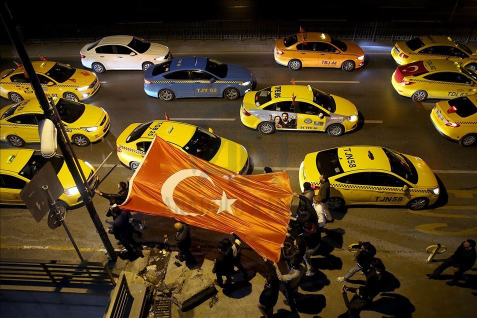 Hundreds of taxis in Istanbul show support to Operation Spring Shield ...