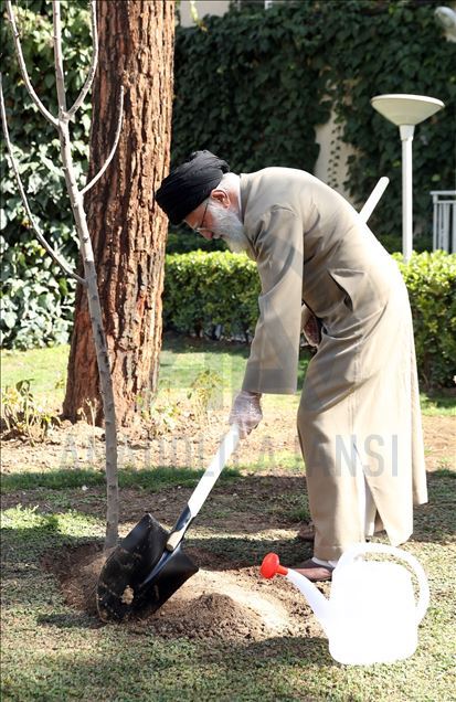 خامنئي: السلطات الإيرانية تعاملت بشفافية مع انتشار كورونا - Anadolu Ajansı